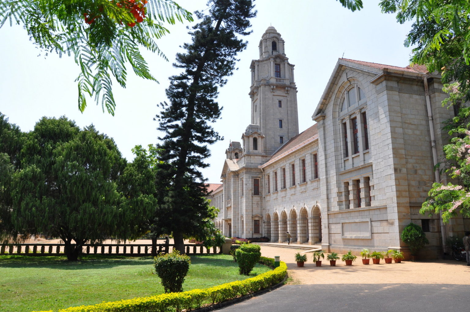 Finding a forgotten virologist in the archives