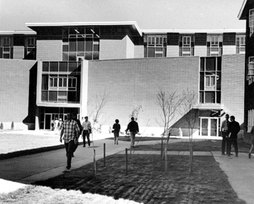BIOLOGICAL SCIENCES BUILDING